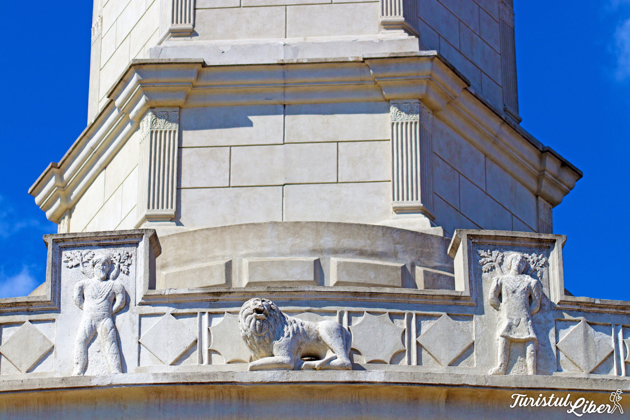 Monumentul de la Adamclisi - Descopera Tropaeum Traiani | TuristulLiber.ro