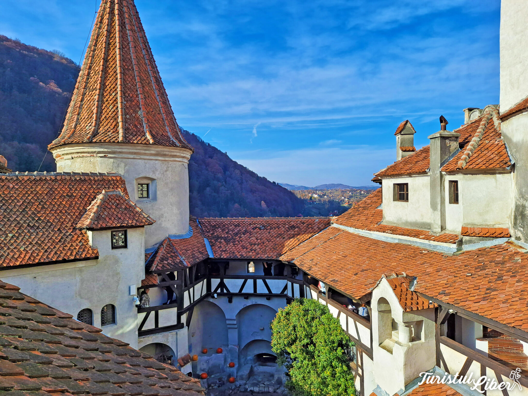 Castelul Bran - De ce sa il vizitezi in 2023? | TuristulLiber.ro